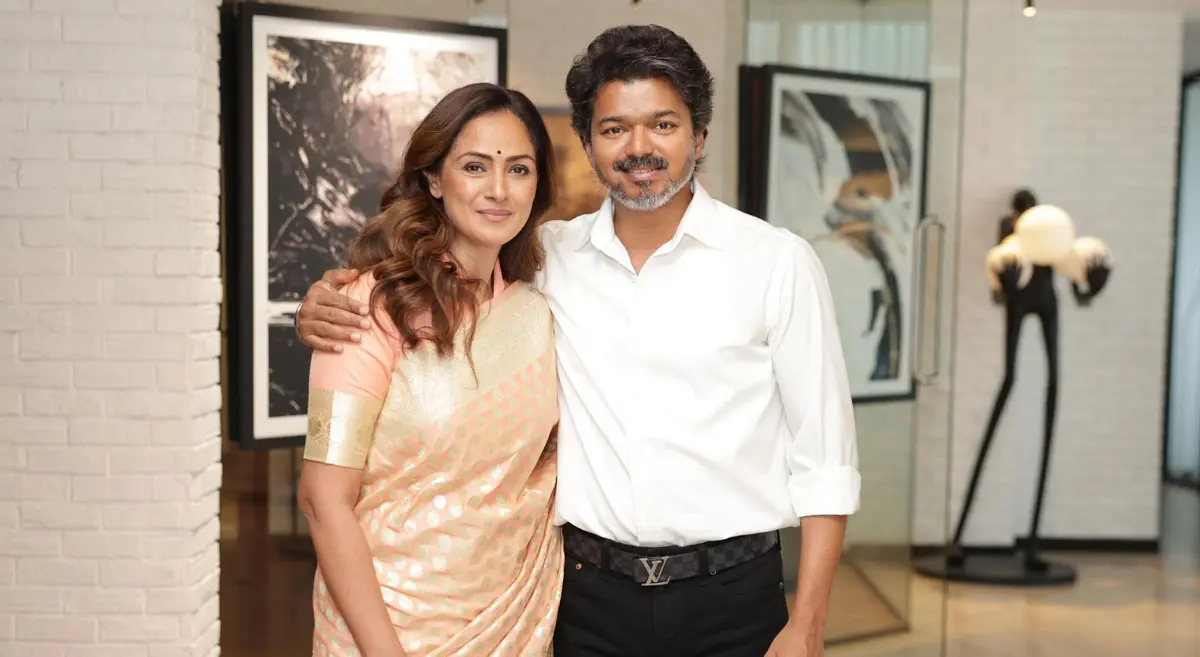 Photo Moment: Simran clicks a beautiful picture with Tamil Nadu CM Vijay