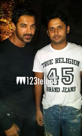 ఫోటో మొమెంట్ : బాలీవుడ్ కండలవీరుడ్ని కలిసిన నితిన్