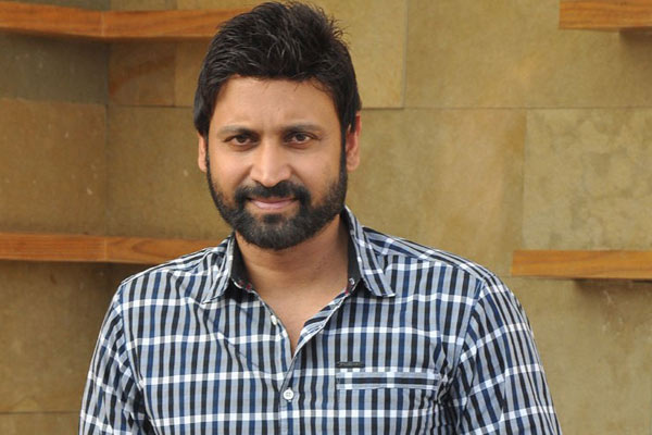 ‘ఎన్టీఆర్’ సినిమా కోసం ఐదు కిలోలు తగ్గిన 'హీరో'